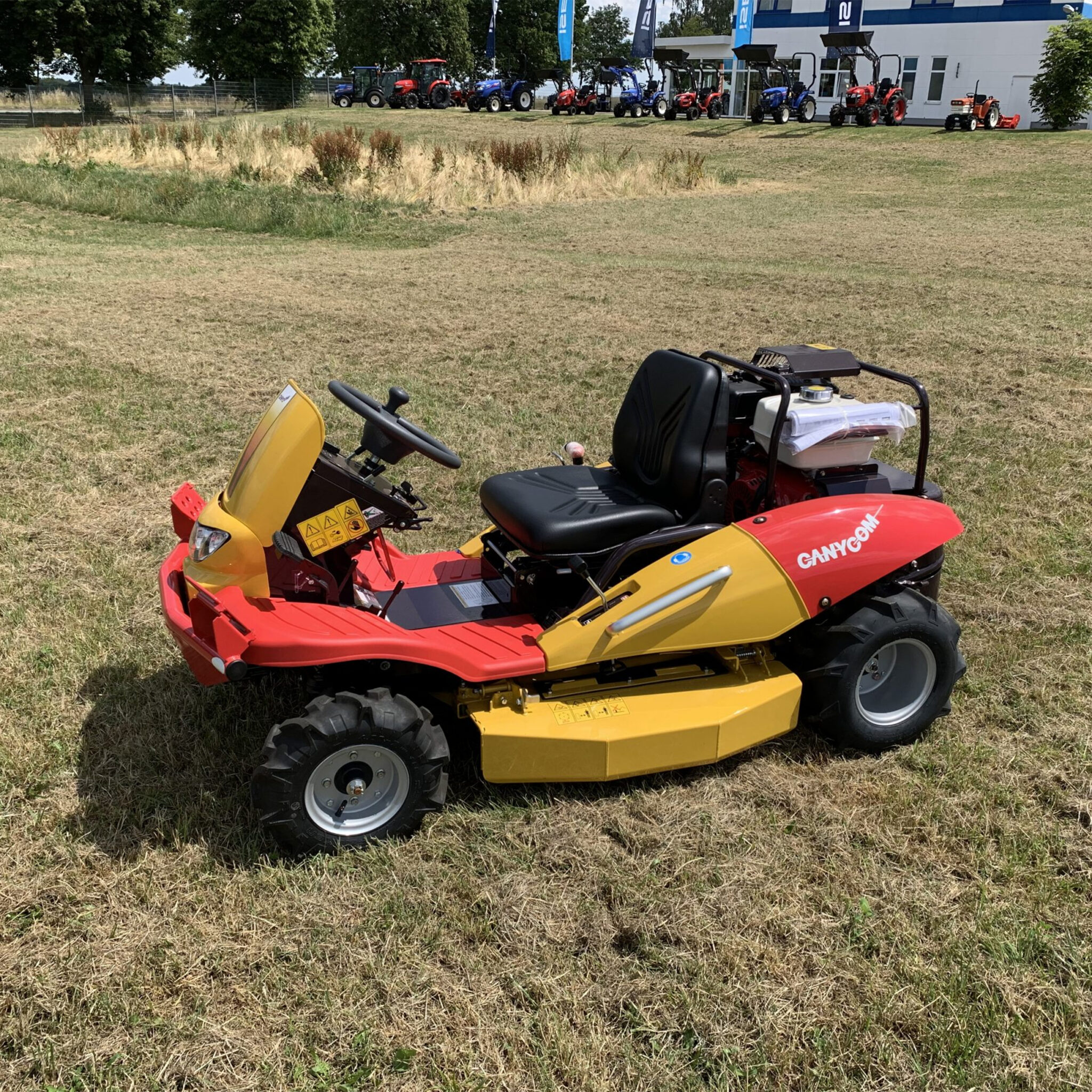 Canycom Hochgrasmäher CMX 1402 mit Allrad - schumann-technik.de