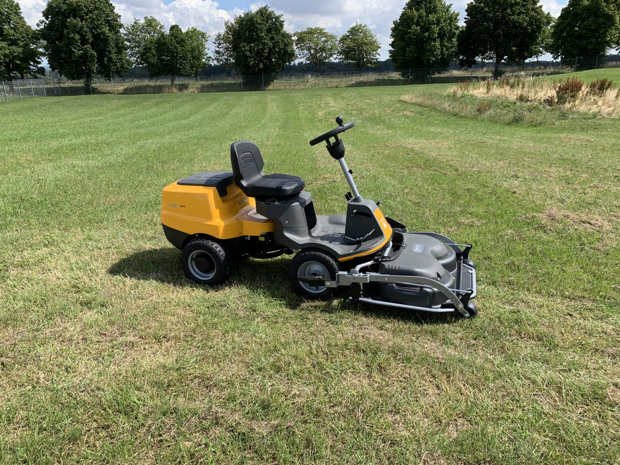 Stiga Park 300 mit Combi Mähdeck 95 Q - www.schumann-technik.de