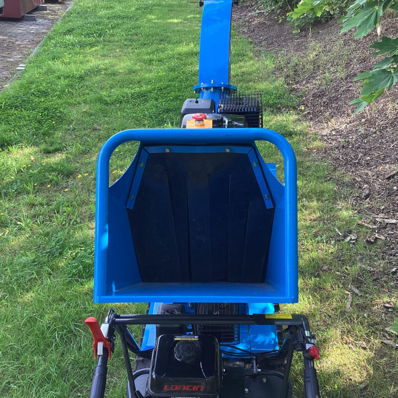 Raupenhäcksler GST120 - schumann-technik.de